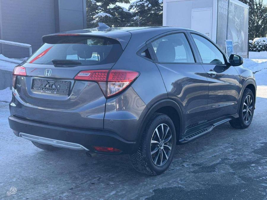 Honda HR-V 2017 in Vilnius, with an engine capacity of 1.50 L and mileage of 123 thousand km for 12999 €, photo 6 on AUTOMOTO.COM.LV