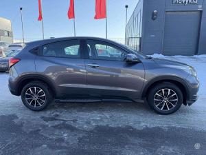 Honda HR-V 2017 in Vilnius, with an engine capacity of 1.50 L and mileage of 123 thousand km for 12999 €, photo 7 on AUTOMOTO.COM.LV