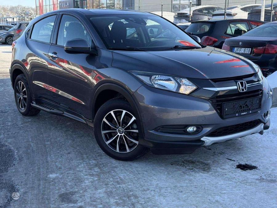 Honda HR-V 2017 in Vilnius, with an engine capacity of 1.50 L and mileage of 123 thousand km for 12999 €, photo 9 on AUTOMOTO.COM.LV