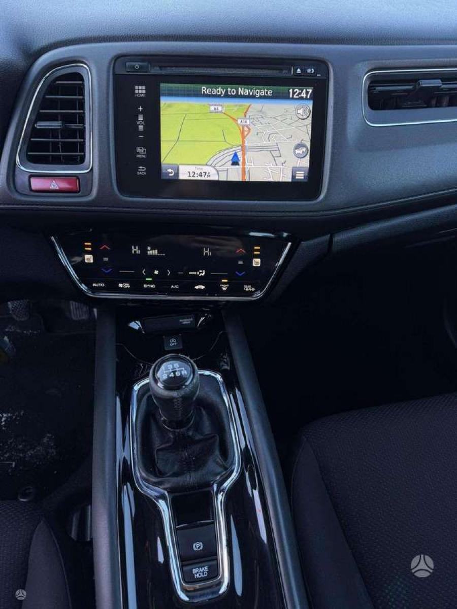 Honda HR-V 2017 in Vilnius, with an engine capacity of 1.50 L and mileage of 123 thousand km for 12999 €, photo 14 on AUTOMOTO.COM.LV