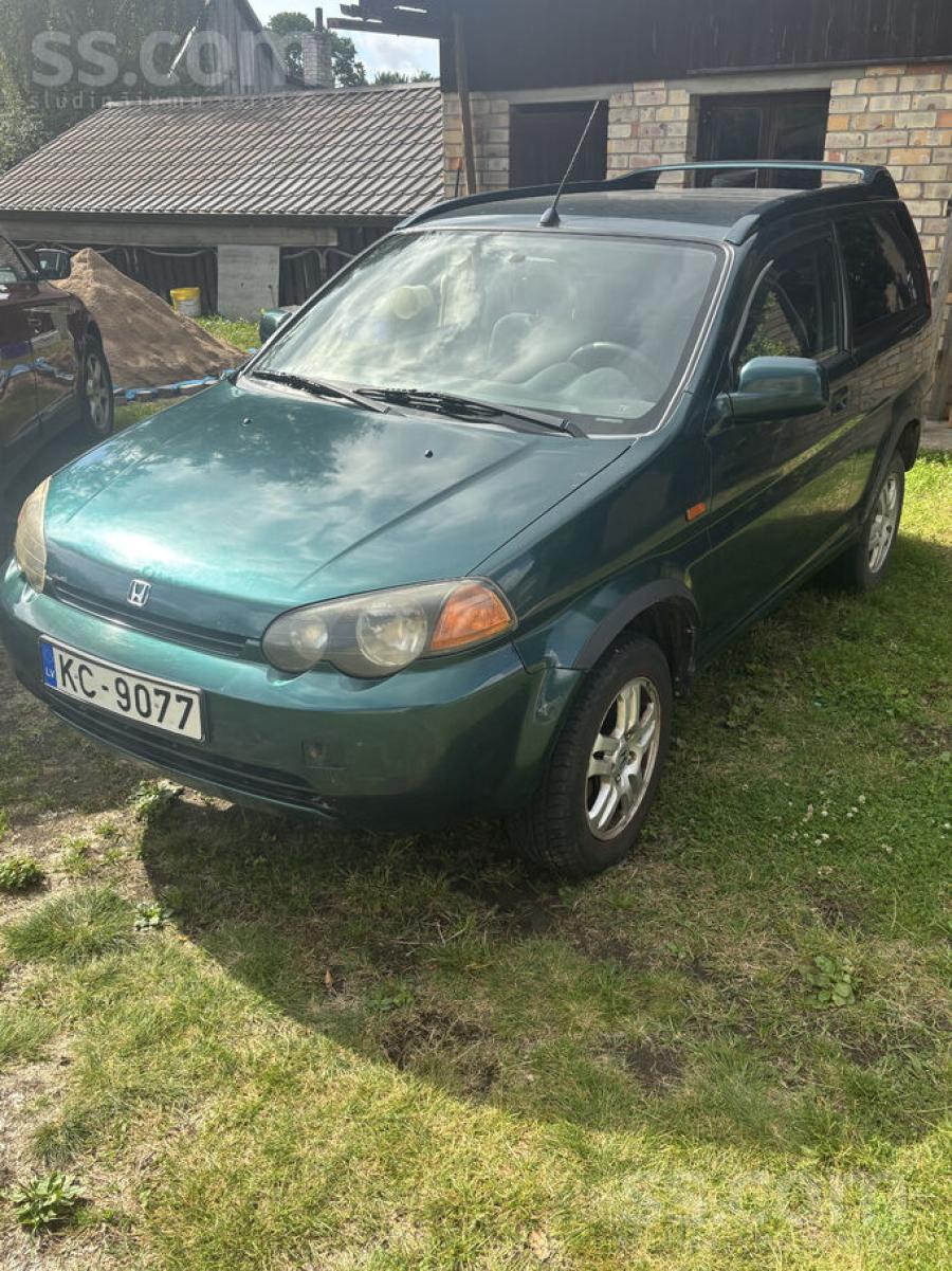 Green Honda HR-V 1999 in Tukums, with an engine capacity of 1.60 L and mileage of 287 thousand km for 1200 €, photo 3 on AUTOMOTO.COM.LV