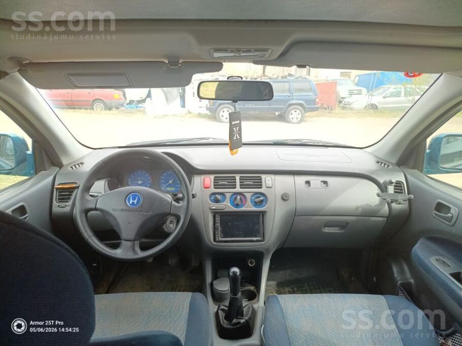 Green Honda HR-V 2000 in Kuldiga, with an engine capacity of 1.60 L and mileage of 170 thousand km for 1100 €, photo 9 on AUTOMOTO.COM.LV