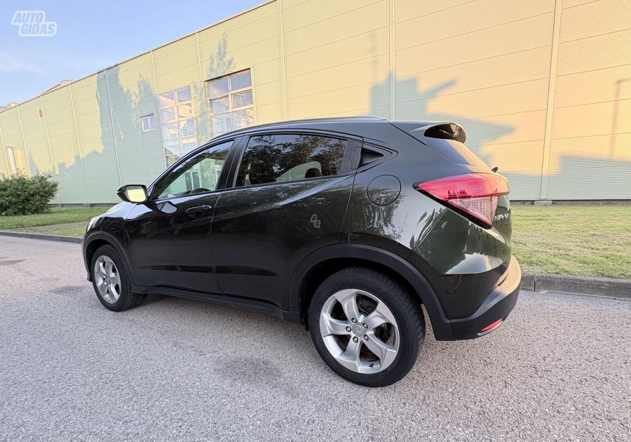 Green Honda HR-V 2016 in Klaipeda, with an engine capacity of 1.80 L and mileage of 87 thousand km for 12500 €, photo 7 on AUTOMOTO.COM.LV