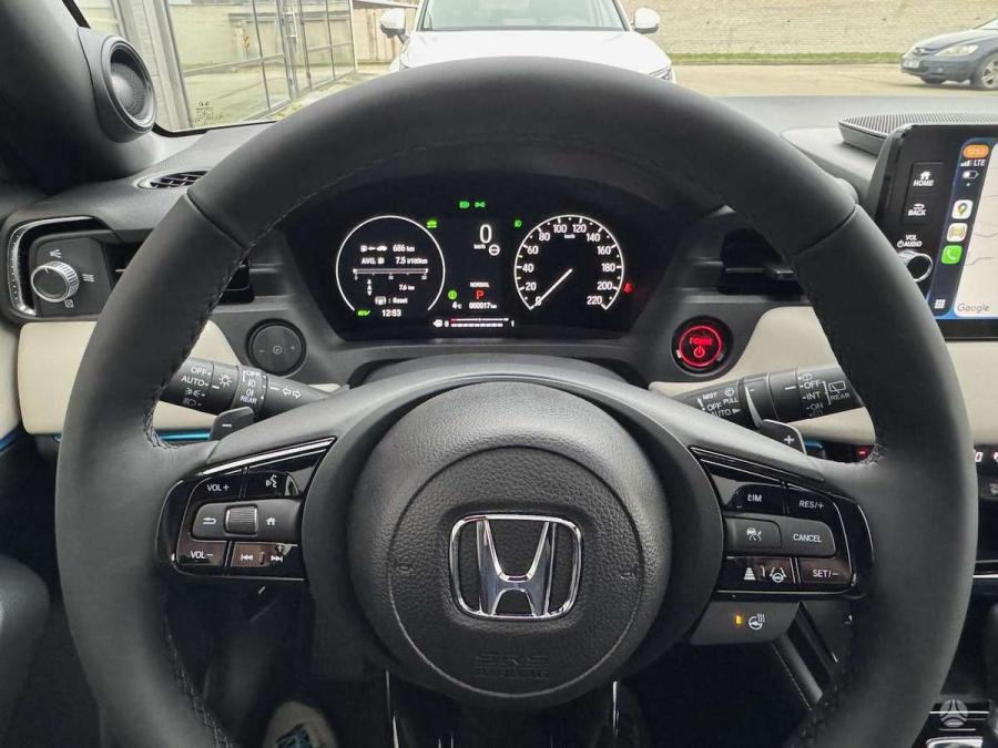 Green Honda HR-V 2025 in Klaipeda, with an engine capacity of 1.50 L and mileage of 2 thousand km for 36990 €, photo 10 on AUTOMOTO.COM.LV