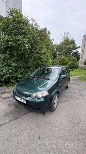 Green Honda HR-V 2002 in Riga, with an engine capacity of 1.60 L and mileage of 230 thousand km for 750 €, photo  on AUTOMOTO.COM.LV