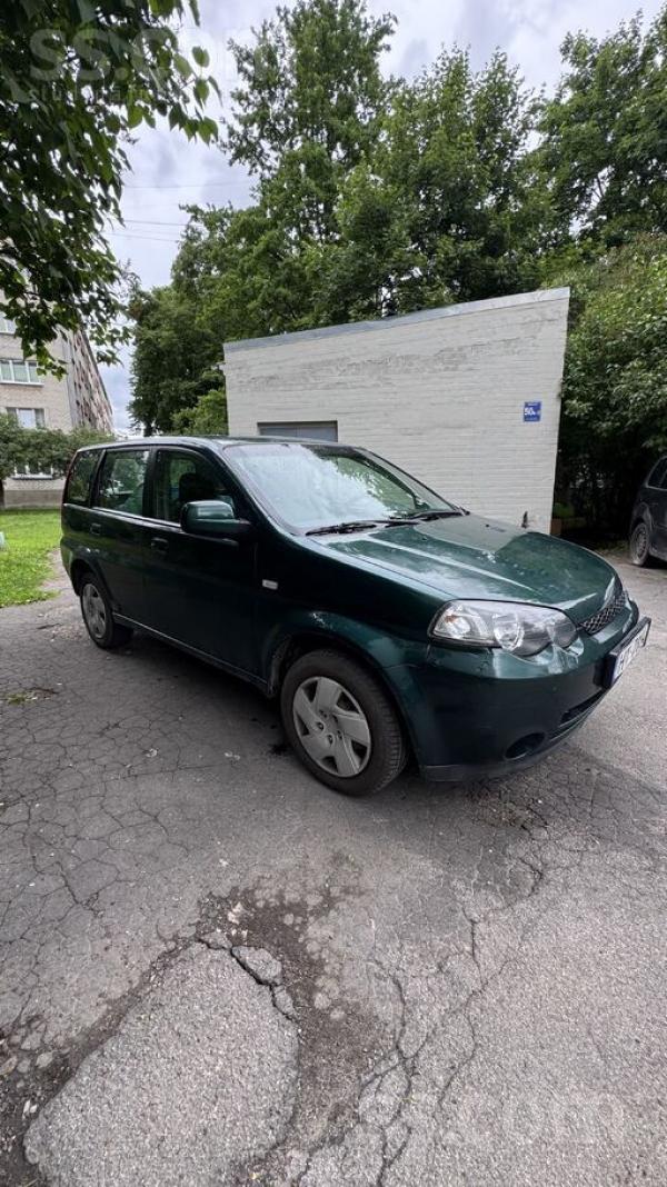 Green Honda HR-V 2002 in Riga, with an engine capacity of 1.60 L and mileage of 230 thousand km for 750 €, photo 3 on AUTOMOTO.COM.LV