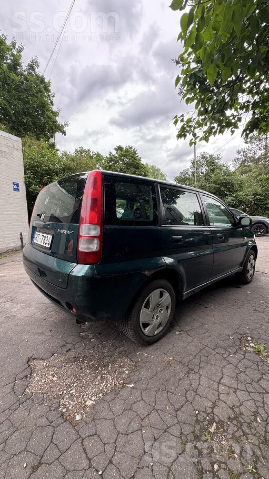 Zaļš Honda HR-V 2002 Rīga, ar dzinēja tilpumu 1.60 L un nobraukumu 230 tūkst. km par 750 €, foto 5 vietnē AUTOMOTO.COM.LV