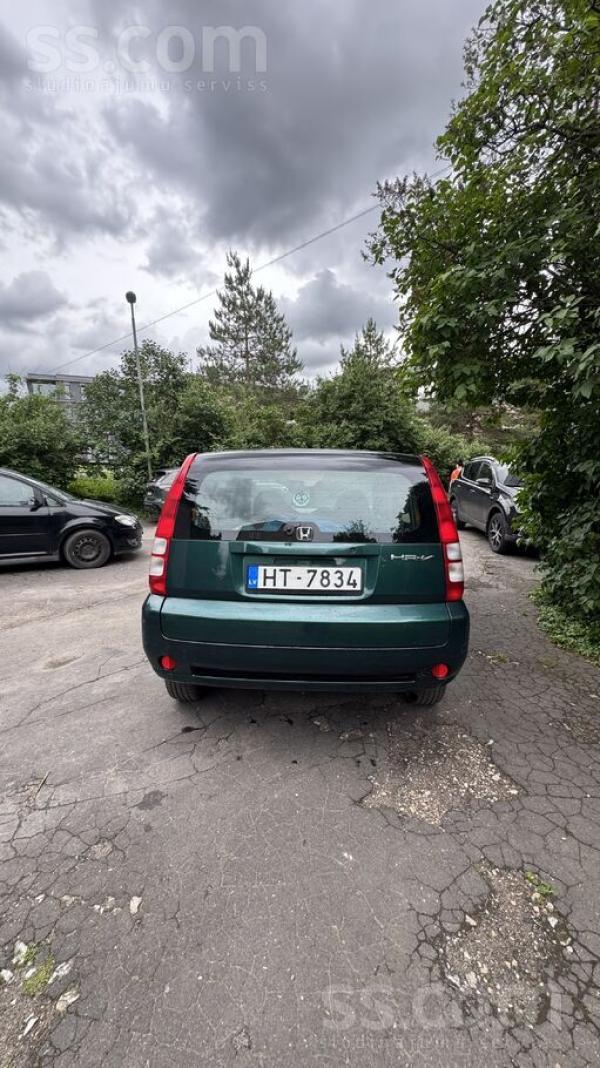 Green Honda HR-V 2002 in Riga, with an engine capacity of 1.60 L and mileage of 230 thousand km for 750 €, photo 5 on AUTOMOTO.COM.LV