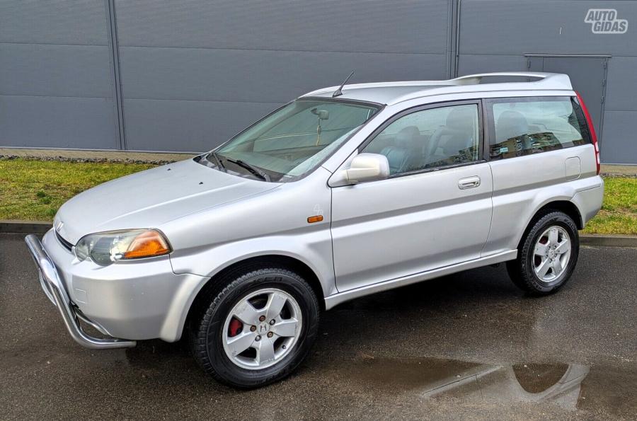 Grey Honda HR-V 2001 in Vilnius, with an engine capacity of 1.60 L and mileage of 229 thousand km for 1450 €, photo 2 on AUTOMOTO.COM.LV