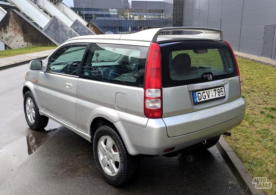 Grey Honda HR-V 2001 in Vilnius, with an engine capacity of 1.60 L and mileage of 229 thousand km for 1450 €, photo 3 on AUTOMOTO.COM.LV