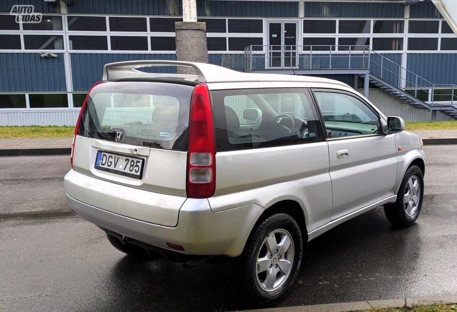 Grey Honda HR-V 2001 in Vilnius, with an engine capacity of 1.60 L and mileage of 229 thousand km for 1450 €, photo 4 on AUTOMOTO.COM.LV