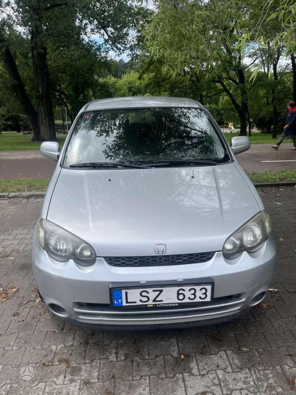 Pelēks Honda HR-V 2001 Viļņa, ar dzinēja tilpumu 1.60 L un nobraukumu 147 tūkst. km par 2100 €, foto 2 vietnē AUTOMOTO.COM.LV