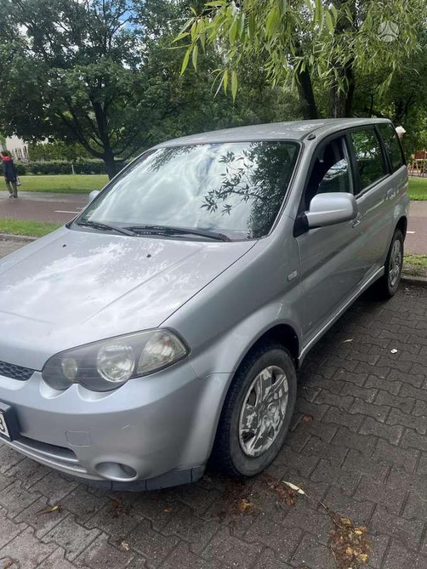 Pelēks Honda HR-V 2001 Viļņa, ar dzinēja tilpumu 1.60 L un nobraukumu 147 tūkst. km par 2100 €, foto 3 vietnē AUTOMOTO.COM.LV