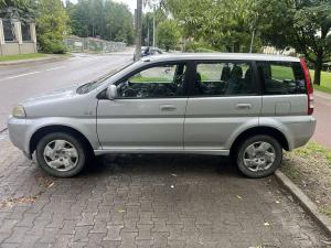 Pelēks Honda HR-V 2001 Viļņa, ar dzinēja tilpumu 1.60 L un nobraukumu 147 tūkst. km par 2100 €, foto 5 vietnē AUTOMOTO.COM.LV