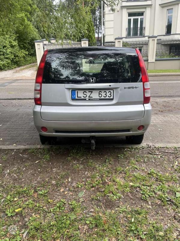Pelēks Honda HR-V 2001 Viļņa, ar dzinēja tilpumu 1.60 L un nobraukumu 147 tūkst. km par 2100 €, foto 6 vietnē AUTOMOTO.COM.LV
