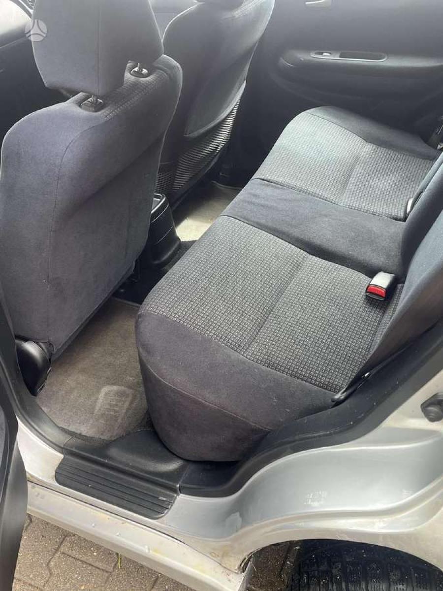 Pelēks Honda HR-V 2001 Viļņa, ar dzinēja tilpumu 1.60 L un nobraukumu 147 tūkst. km par 2100 €, foto 13 vietnē AUTOMOTO.COM.LV