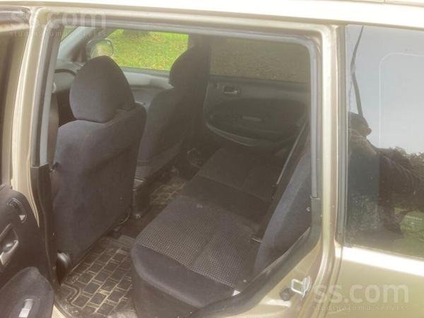 Pelēks Honda HR-V 2002 Bauska, ar dzinēja tilpumu 1.60 L un nobraukumu 225 tūkst. km par 450 €, foto 5 vietnē AUTOMOTO.COM.LV