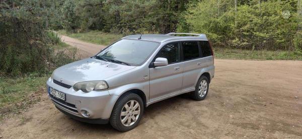 Grey Honda HR-V 2004 in Vilnius, with an engine capacity of 1.59 L and mileage of 224 thousand km for 1500 €, photo 1 on AUTOMOTO.COM.LV