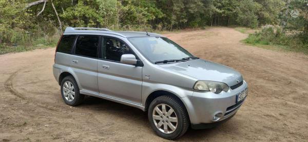 Grey Honda HR-V 2004 in Vilnius, with an engine capacity of 1.59 L and mileage of 224 thousand km for 1500 €, photo 4 on AUTOMOTO.COM.LV