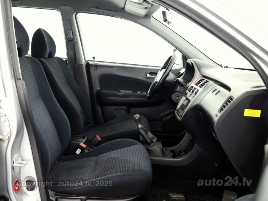 Pelēks Honda HR-V 2004 Tallina, ar dzinēja tilpumu 1.60 L un nobraukumu 88 tūkst. km par 999 €, foto 6 vietnē AUTOMOTO.COM.LV