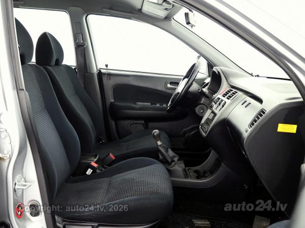Pelēks Honda HR-V 2004 Tallina, ar dzinēja tilpumu 1.60 L un nobraukumu 88 tūkst. km par 999 €, foto 6 vietnē AUTOMOTO.COM.LV