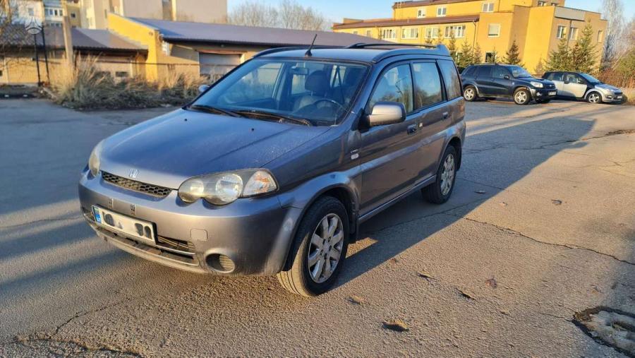 Grey Honda HR-V 2004 in Vilnius, with an engine capacity of 1.59 L and mileage of 191 thousand km for 2000 €, photo 3 on AUTOMOTO.COM.LV