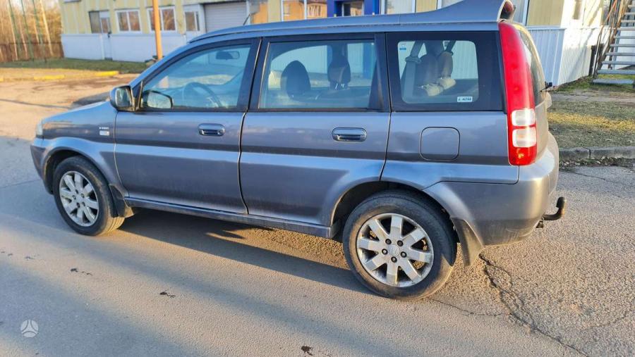 Grey Honda HR-V 2004 in Vilnius, with an engine capacity of 1.59 L and mileage of 191 thousand km for 2000 €, photo 7 on AUTOMOTO.COM.LV