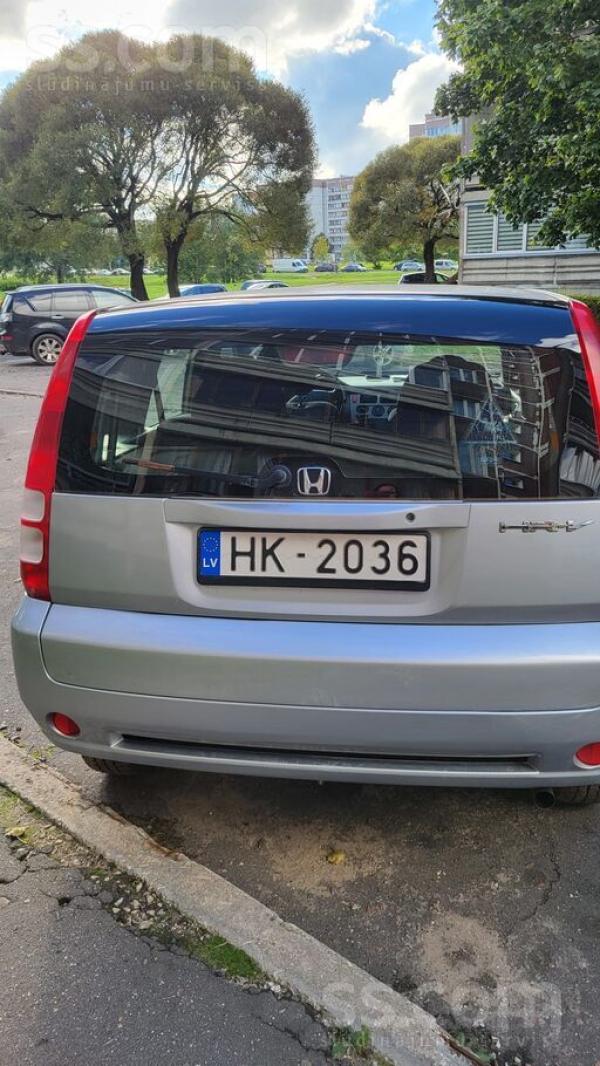 Pelēks Honda HR-V 2004 Rīga, ar dzinēja tilpumu 1.60 L un nobraukumu 132 tūkst. km par 2000 €, foto 3 vietnē AUTOMOTO.COM.LV