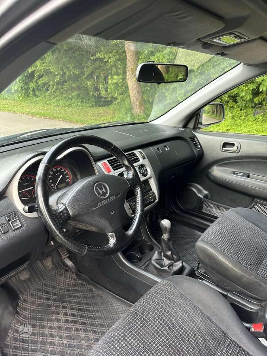 Pelēks Honda HR-V 2005 Klaipėda, ar dzinēja tilpumu 1.59 L un nobraukumu 108 tūkst. km par 1900 €, foto 4 vietnē AUTOMOTO.COM.LV