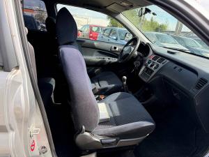 Grey Honda HR-V 2005 in Tallinn, with an engine capacity of 1.60 L and mileage of 222 thousand km for 699 €, photo 7 on AUTOMOTO.COM.LV