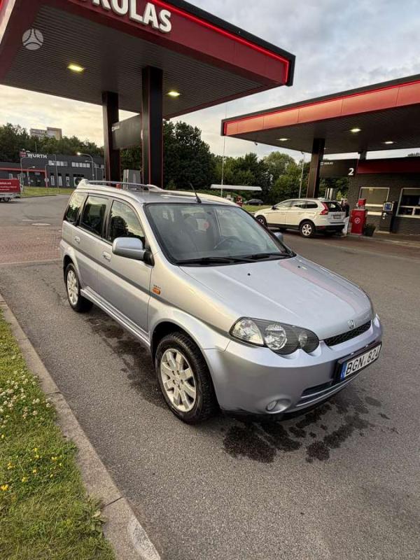 Grey Honda HR-V 2006 in Vilnius, with an engine capacity of 1.59 L and mileage of 269 thousand km for 1400 €, photo 1 on AUTOMOTO.COM.LV