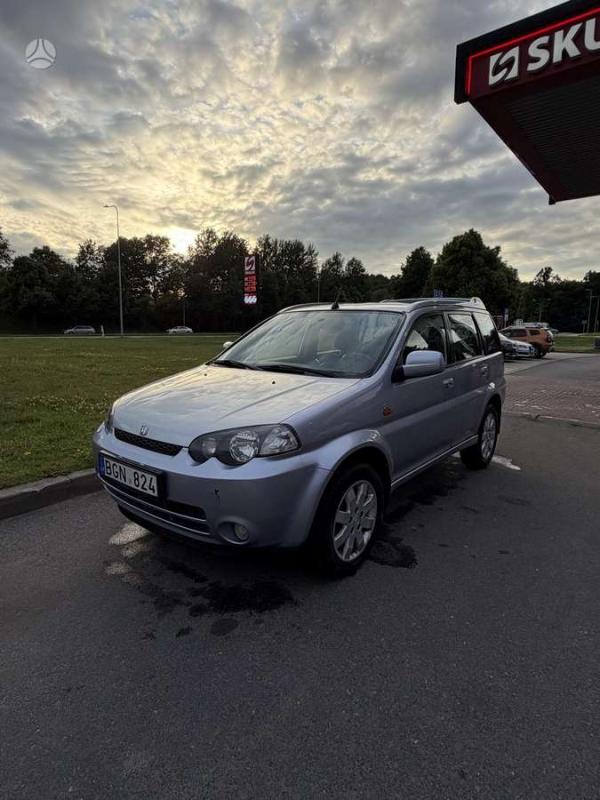 Grey Honda HR-V 2006 in Vilnius, with an engine capacity of 1.59 L and mileage of 269 thousand km for 1400 €, photo 3 on AUTOMOTO.COM.LV