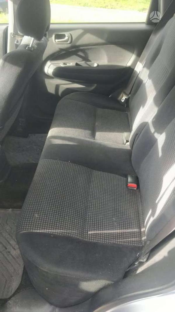 Grey Honda HR-V 2006 in Vilnius, with an engine capacity of 1.59 L and mileage of 269 thousand km for 1399 €, photo 8 on AUTOMOTO.COM.LV