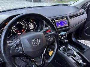 Grey Honda HR-V 2015 in Klaipeda, with an engine capacity of 1.60 L and mileage of 166 thousand km for 9500 €, photo 8 on AUTOMOTO.COM.LV