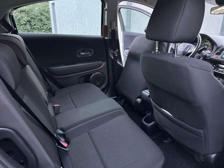 Grey Honda HR-V 2015 in Klaipeda, with an engine capacity of 1.60 L and mileage of 166 thousand km for 9500 €, photo 12 on AUTOMOTO.COM.LV