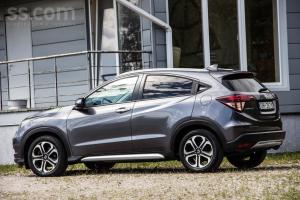 Pelēks Honda HR-V 2015 Tukums, ar dzinēja tilpumu 1.60 L un nobraukumu 203 tūkst. km par 8990 €, foto 4 vietnē AUTOMOTO.COM.LV