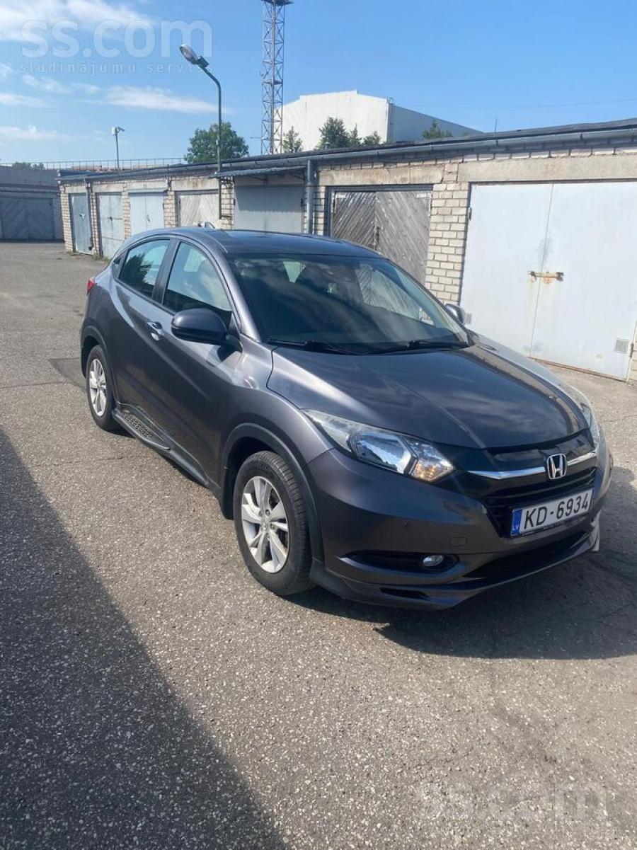 Pelēks Honda HR-V 2015 Rīga, ar dzinēja tilpumu 1.50 L un nobraukumu 106 tūkst. km par 9000 €, foto 5 vietnē AUTOMOTO.COM.LV