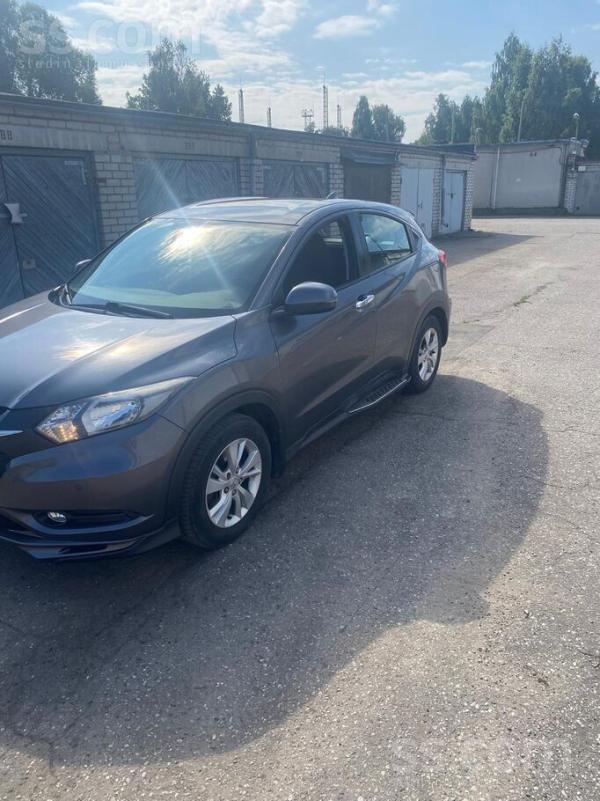 Pelēks Honda HR-V 2015 Rīga, ar dzinēja tilpumu 1.50 L un nobraukumu 106 tūkst. km par 9000 €, foto 5 vietnē AUTOMOTO.COM.LV