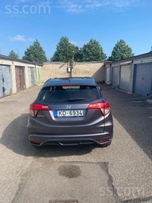 Pelēks Honda HR-V 2015 Rīga, ar dzinēja tilpumu 1.50 L un nobraukumu 106 tūkst. km par 9000 €, foto 8 vietnē AUTOMOTO.COM.LV
