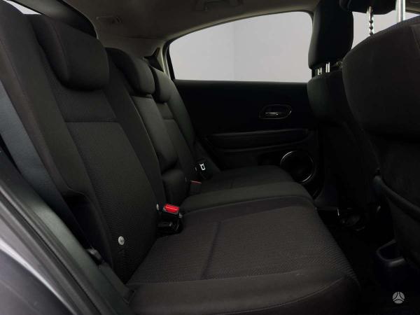 Grey Honda HR-V 2015 in Klaipeda, with an engine capacity of 1.60 L and mileage of 168 thousand km for 9499 €, photo 10 on AUTOMOTO.COM.LV