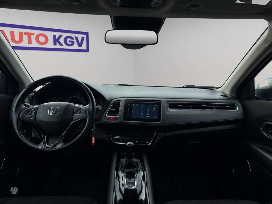 Grey Honda HR-V 2015 in Klaipeda, with an engine capacity of 1.60 L and mileage of 168 thousand km for 9499 €, photo 13 on AUTOMOTO.COM.LV