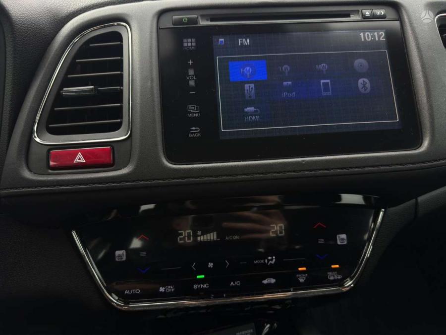 Grey Honda HR-V 2015 in Klaipeda, with an engine capacity of 1.60 L and mileage of 168 thousand km for 9499 €, photo 17 on AUTOMOTO.COM.LV