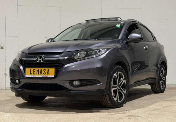 Grey Honda HR-V 2016 in Klaipeda, with an engine capacity of 1.50 L and mileage of 194 thousand km for 12900 €, photo 1 on AUTOMOTO.COM.LV