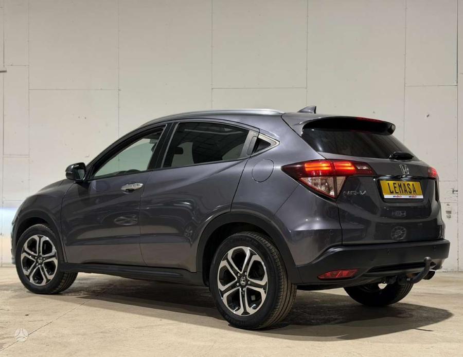 Pelēks Honda HR-V 2016 Klaipėda, ar dzinēja tilpumu 1.50 L un nobraukumu 194 tūkst. km par 12900 €, foto 3 vietnē AUTOMOTO.COM.LV