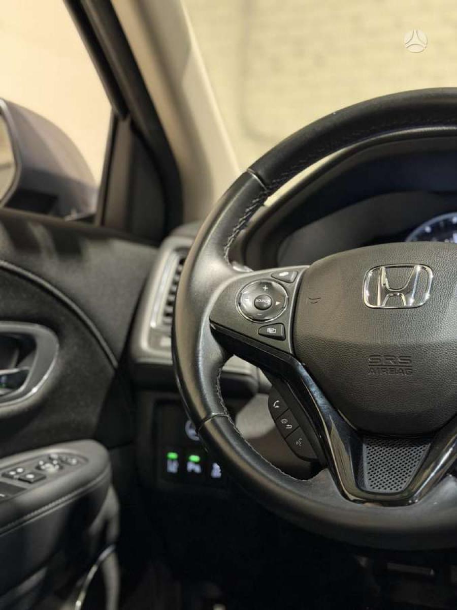 Pelēks Honda HR-V 2016 Klaipėda, ar dzinēja tilpumu 1.50 L un nobraukumu 194 tūkst. km par 12900 €, foto 18 vietnē AUTOMOTO.COM.LV