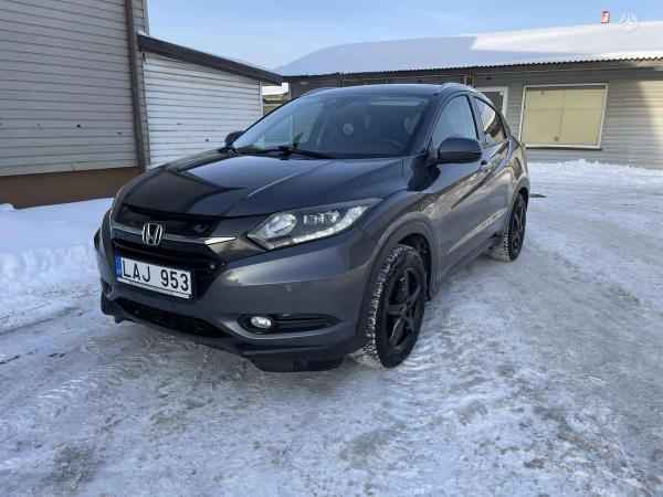 Pelēks Honda HR-V 2016 Viļņa, ar dzinēja tilpumu 1.50 L un nobraukumu 132 tūkst. km par 11900 €, foto 1 vietnē AUTOMOTO.COM.LV