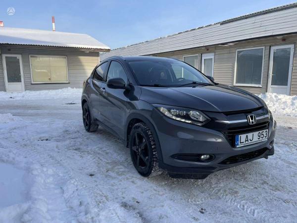Pelēks Honda HR-V 2016 Viļņa, ar dzinēja tilpumu 1.50 L un nobraukumu 132 tūkst. km par 11900 €, foto 5 vietnē AUTOMOTO.COM.LV