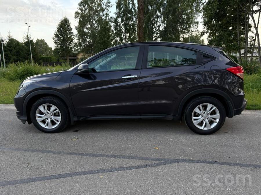 Grey Honda HR-V 2016 in Ogre, with an engine capacity of 1.60 L and mileage of 254 thousand km for 5200 €, photo 5 on AUTOMOTO.COM.LV