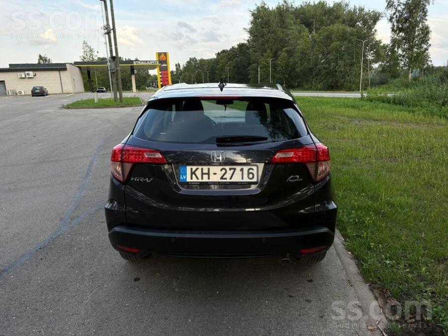 Grey Honda HR-V 2016 in Ogre, with an engine capacity of 1.60 L and mileage of 254 thousand km for 5200 €, photo 7 on AUTOMOTO.COM.LV