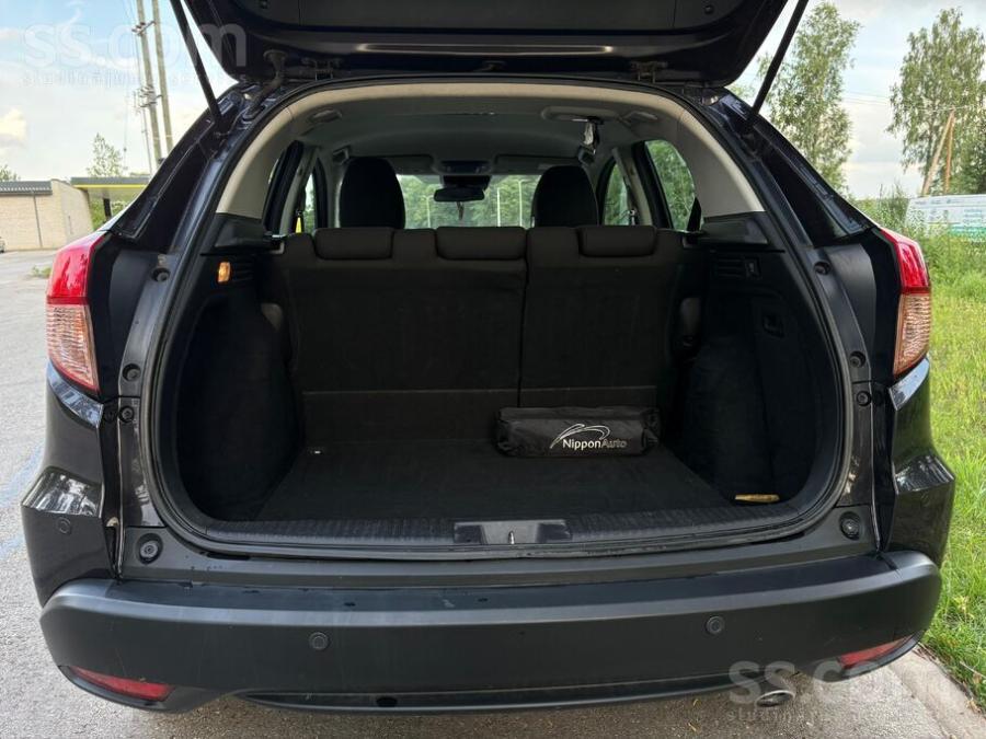 Grey Honda HR-V 2016 in Ogre, with an engine capacity of 1.60 L and mileage of 254 thousand km for 5200 €, photo 8 on AUTOMOTO.COM.LV